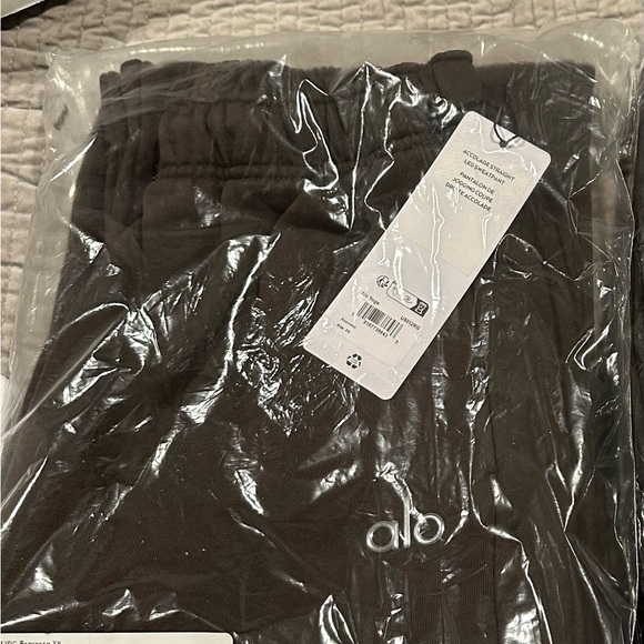 ALO Yoga | Pants & Jumpsuits | Alo Yoga Accolade Espresso Straight Leg ...